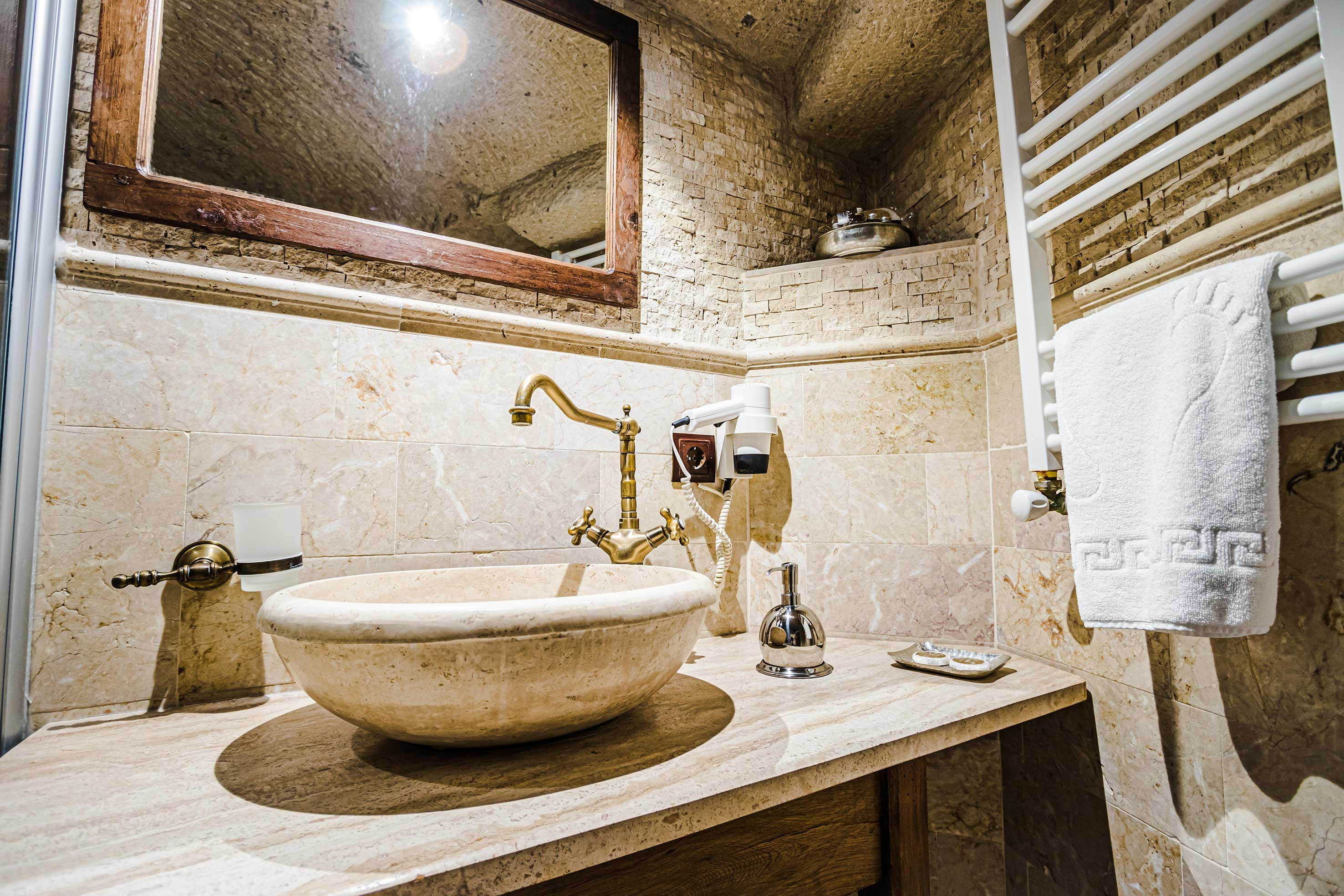 Room 12 - Cave & Arch Stone Room