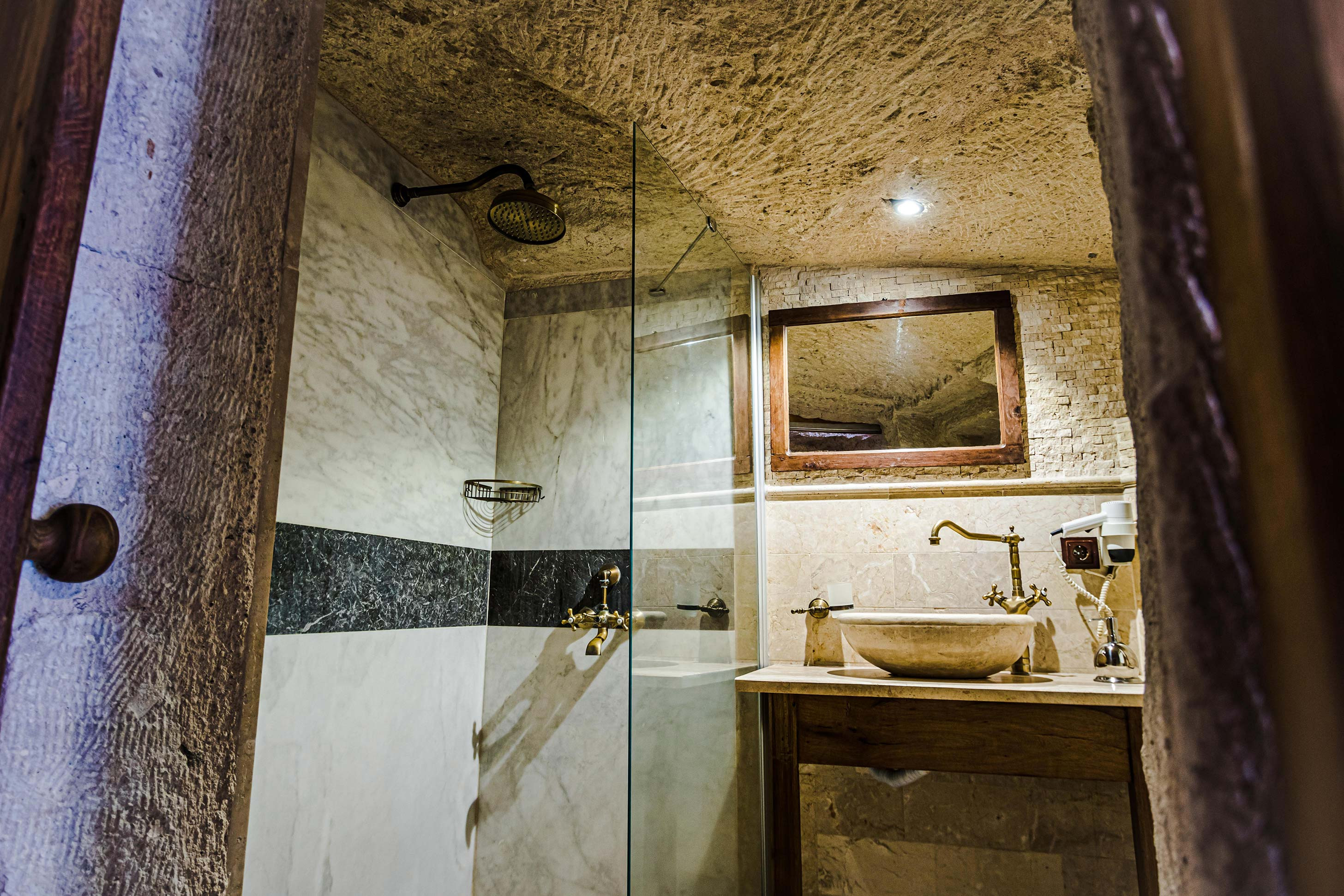 Room 12 - Cave & Arch Stone Room