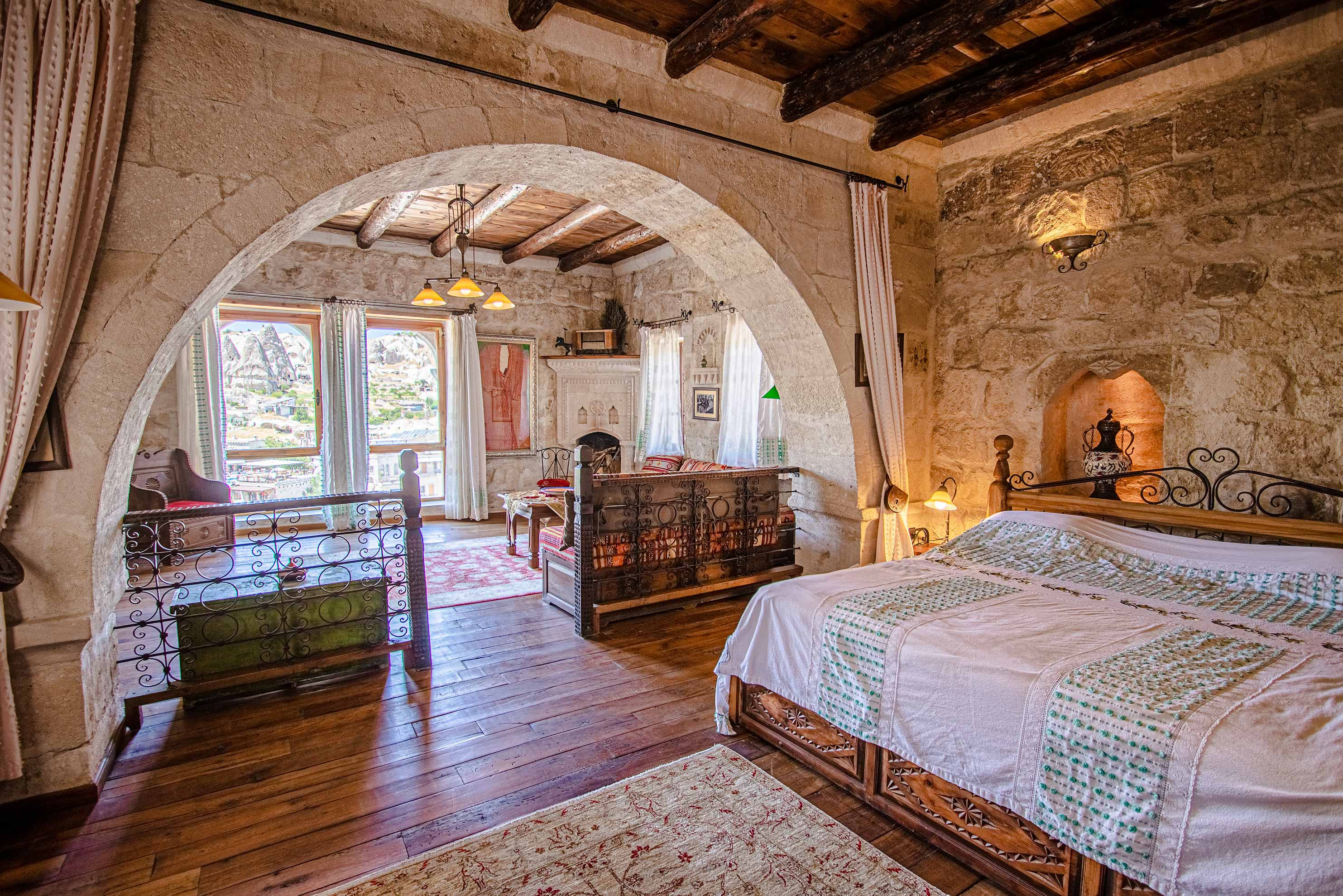 Room 111 - Valley View King Suite