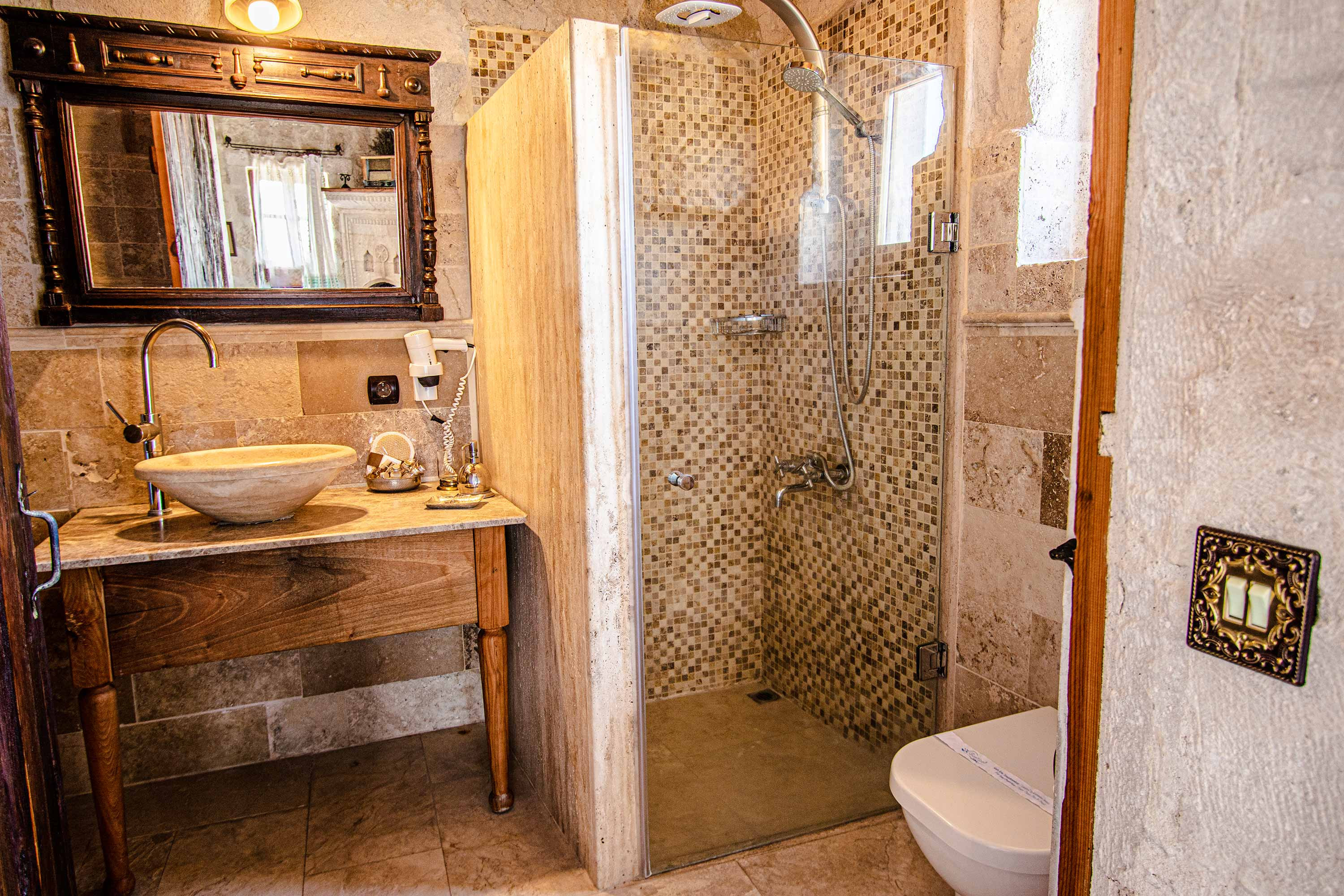 Room 111 - Valley View King Suite